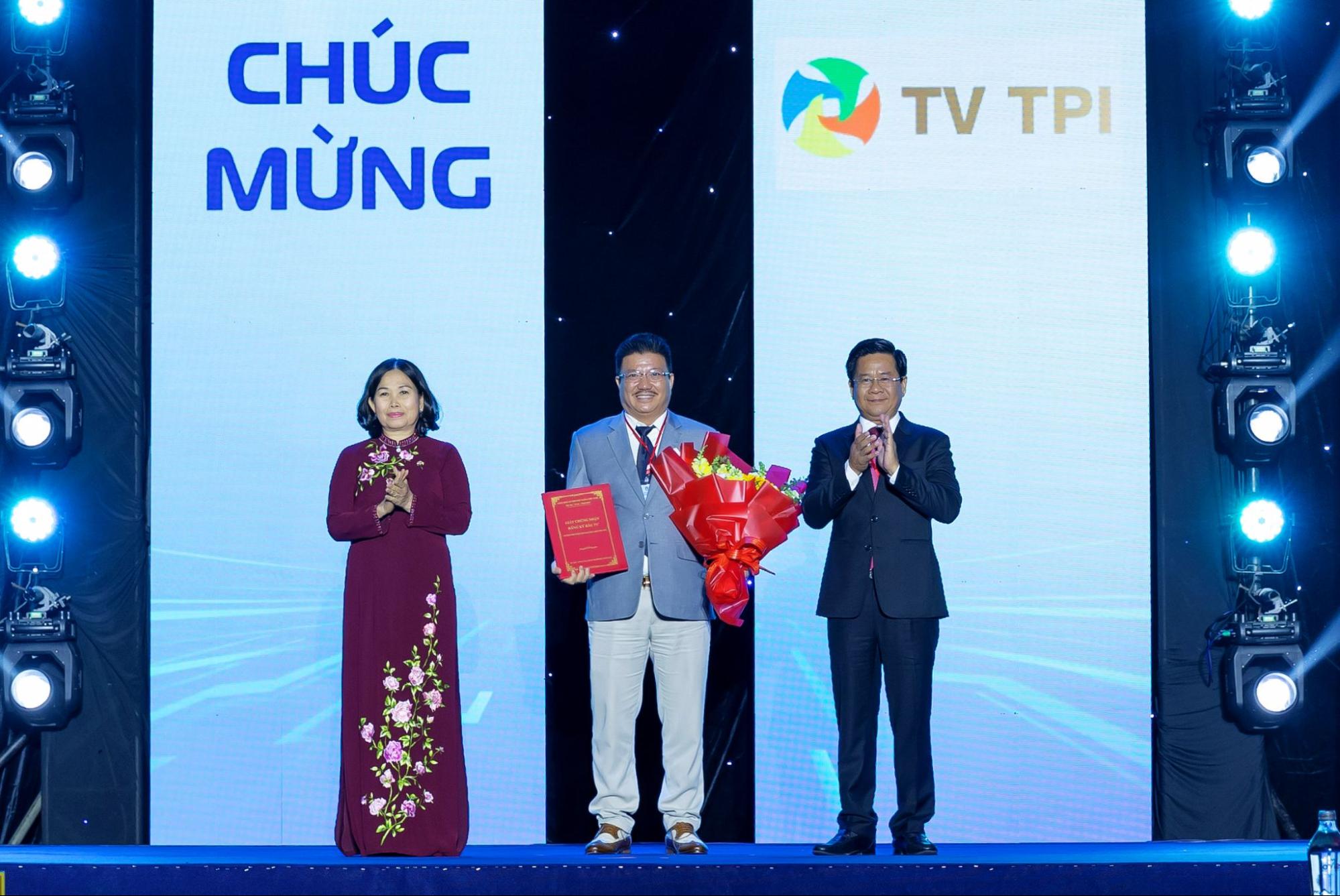TV TPI vinh dự khi được trao Giấy chứng nhận đầu tư Dự án Nhà máy Dược ...